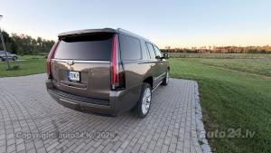 Brūns Cadillac Escalade 2015 Tallina, ar dzinēja tilpumu 6.20 L un nobraukumu 243 tūkst. km par 24900 €, foto 8 vietnē AUTOMOTO.COM.LV