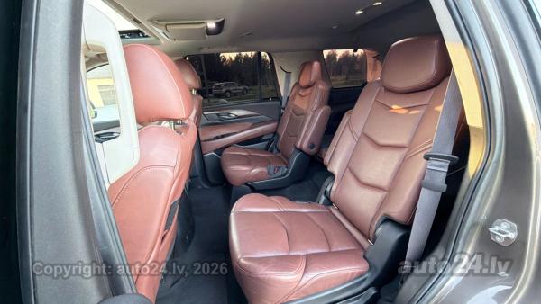 Brown Cadillac Escalade 2015 in Tallinn, with an engine capacity of 6.20 L and mileage of 243 thousand km for 24900 €, photo 11 on AUTOMOTO.COM.LV