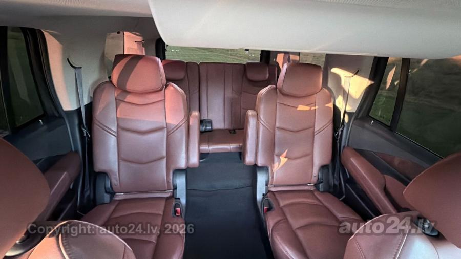 Brūns Cadillac Escalade 2015 Tallina, ar dzinēja tilpumu 6.20 L un nobraukumu 243 tūkst. km par 24900 €, foto 15 vietnē AUTOMOTO.COM.LV