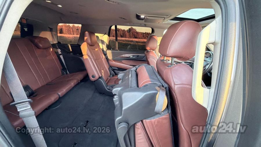Brūns Cadillac Escalade 2015 Tallina, ar dzinēja tilpumu 6.20 L un nobraukumu 243 tūkst. km par 24900 €, foto 16 vietnē AUTOMOTO.COM.LV