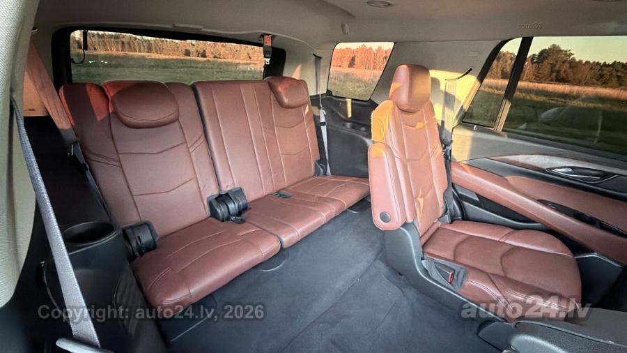 Brūns Cadillac Escalade 2015 Tallina, ar dzinēja tilpumu 6.20 L un nobraukumu 243 tūkst. km par 24900 €, foto 17 vietnē AUTOMOTO.COM.LV