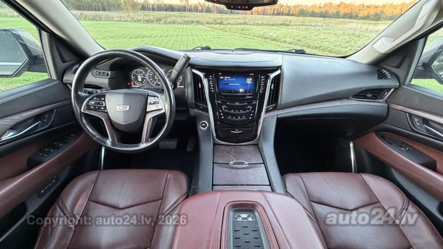 Brūns Cadillac Escalade 2015 Tallina, ar dzinēja tilpumu 6.20 L un nobraukumu 243 tūkst. km par 24900 €, foto 23 vietnē AUTOMOTO.COM.LV