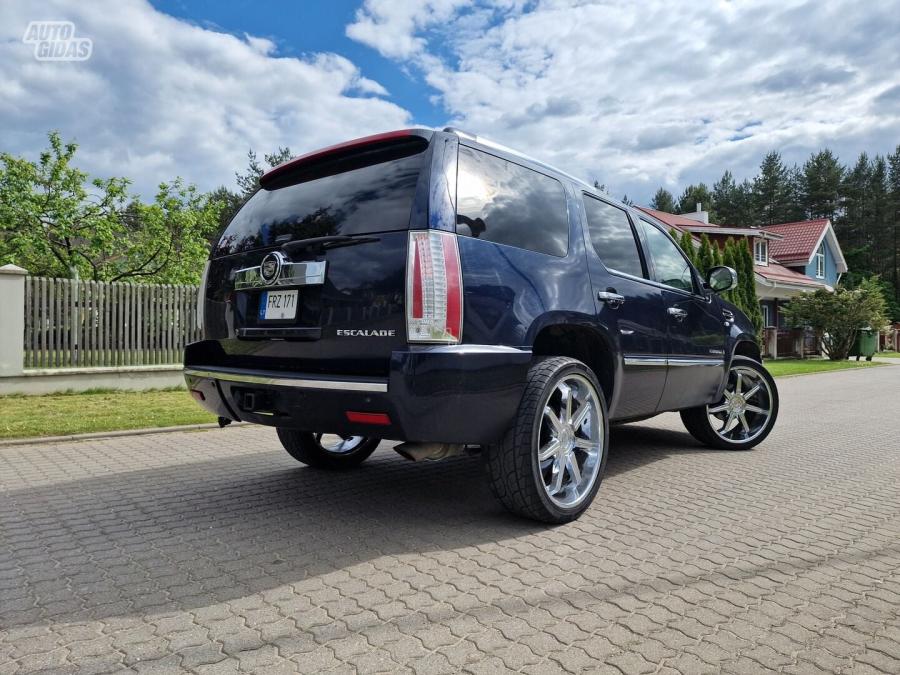 Cadillac Escalade 2009 in Vilnius, with an engine capacity of 6.20 L and mileage of 227 thousand km for 8750 €, photo 3 on AUTOMOTO.COM.LV