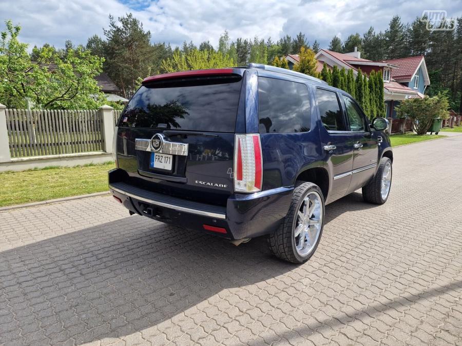 Cadillac Escalade 2009 in Vilnius, with an engine capacity of 6.20 L and mileage of 227 thousand km for 8750 €, photo 8 on AUTOMOTO.COM.LV