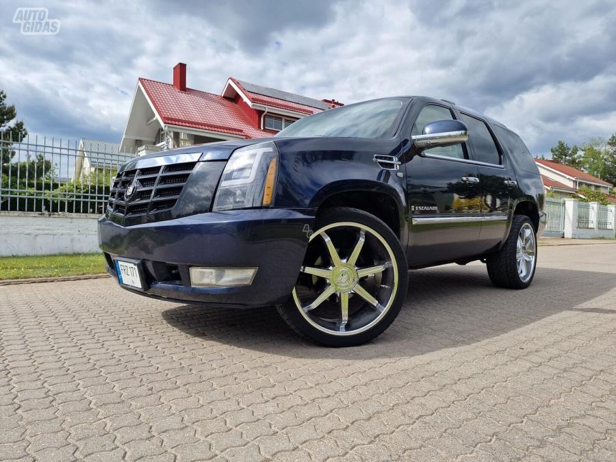 Cadillac Escalade 2009 in Vilnius, with an engine capacity of 6.20 L and mileage of 227 thousand km for 8750 €, photo 1 on AUTOMOTO.COM.LV