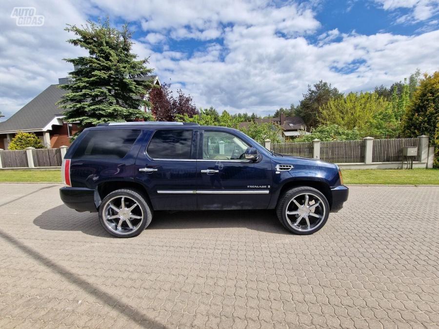Cadillac Escalade 2009 in Vilnius, with an engine capacity of 6.20 L and mileage of 227 thousand km for 8750 €, photo 7 on AUTOMOTO.COM.LV