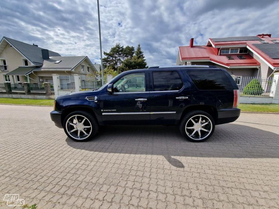 Cadillac Escalade 2009 in Vilnius, with an engine capacity of 6.20 L and mileage of 227 thousand km for 8750 €, photo 11 on AUTOMOTO.COM.LV