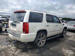 Cadillac Escalade 2012 in Kaunas, with an engine capacity of 6.20 L and mileage of 268 thousand km for 9990 €, photo 4 on AUTOMOTO.COM.LV