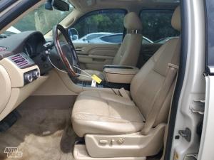 Cadillac Escalade 2012 in Kaunas, with an engine capacity of 6.20 L and mileage of 268 thousand km for 9990 €, photo 8 on AUTOMOTO.COM.LV