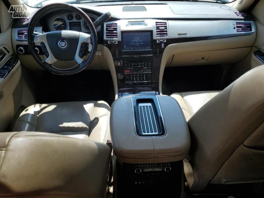 Cadillac Escalade 2012 in Kaunas, with an engine capacity of 6.20 L and mileage of 268 thousand km for 9990 €, photo 9 on AUTOMOTO.COM.LV