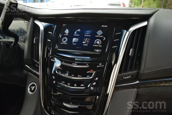 Grey Cadillac Escalade 2016 in Riga, with an engine capacity of 6.20 L and mileage of 59 thousand km for 39000 €, photo 6 on AUTOMOTO.COM.LV