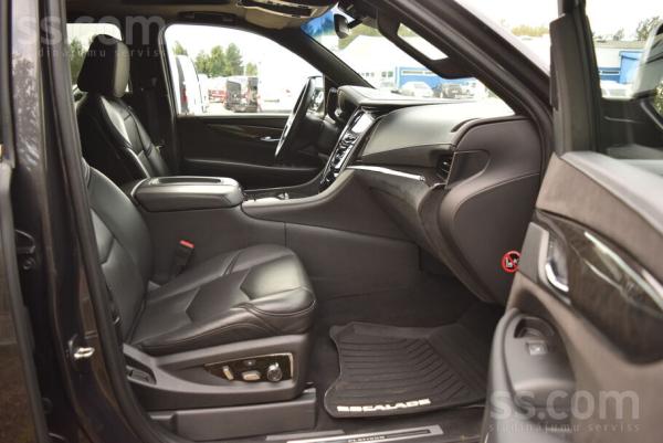 Grey Cadillac Escalade 2016 in Riga, with an engine capacity of 6.20 L and mileage of 59 thousand km for 39000 €, photo 10 on AUTOMOTO.COM.LV