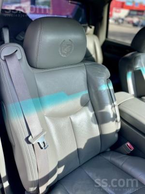 Pelēks Cadillac Escalade 2004 Rīga, ar dzinēja tilpumu 6.00 L un nobraukumu 350 tūkst. km par 9500 €, foto 11 vietnē AUTOMOTO.COM.LV