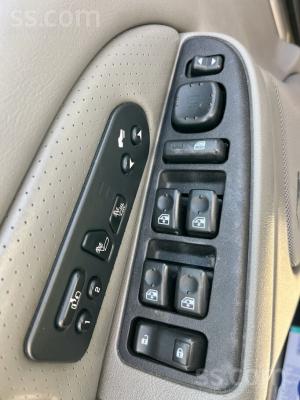 Pelēks Cadillac Escalade 2004 Rīga, ar dzinēja tilpumu 6.00 L un nobraukumu 350 tūkst. km par 9500 €, foto 14 vietnē AUTOMOTO.COM.LV