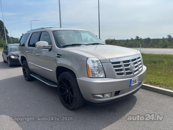 Grey Cadillac Escalade 2007 in Tallinn, with an engine capacity of 6.20 L and mileage of 337 thousand km for 8500 €, photo 1 on AUTOMOTO.COM.LV