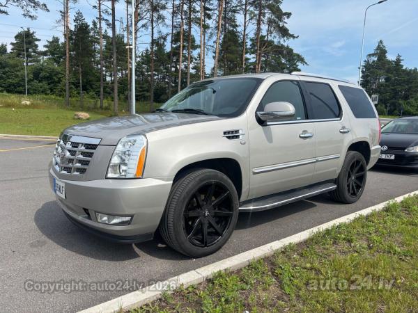 Grey Cadillac Escalade 2007 in Tallinn, with an engine capacity of 6.20 L and mileage of 337 thousand km for 8500 €, photo 2 on AUTOMOTO.COM.LV