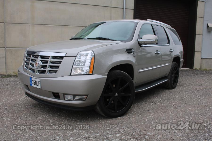 Pelēks Cadillac Escalade 2007 Tallina, ar dzinēja tilpumu 6.20 L un nobraukumu 338 tūkst. km par 8990 €, foto 3 vietnē AUTOMOTO.COM.LV