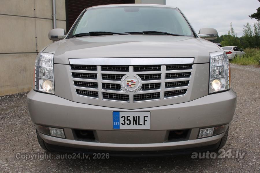 Pelēks Cadillac Escalade 2007 Tallina, ar dzinēja tilpumu 6.20 L un nobraukumu 338 tūkst. km par 8990 €, foto 4 vietnē AUTOMOTO.COM.LV