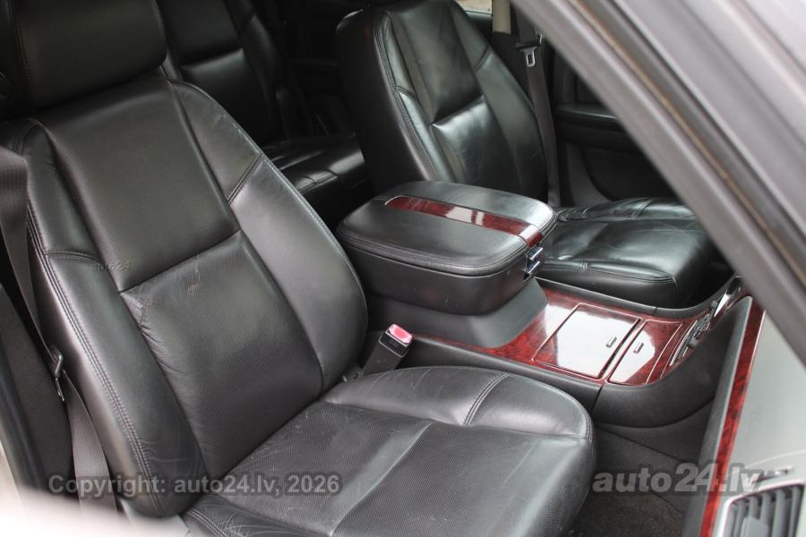 Pelēks Cadillac Escalade 2007 Tallina, ar dzinēja tilpumu 6.20 L un nobraukumu 338 tūkst. km par 8990 €, foto 13 vietnē AUTOMOTO.COM.LV