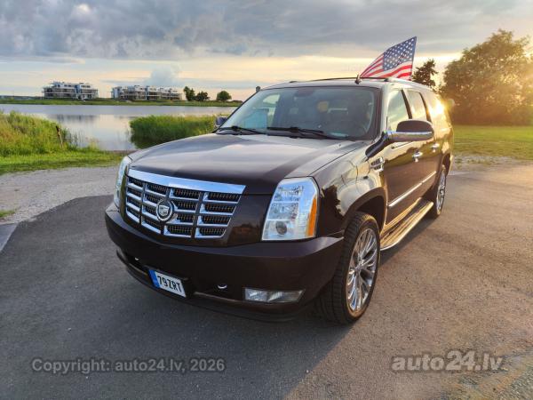 Red Cadillac Escalade 2009 in Tallinn, with an engine capacity of 6.20 L and mileage of 277 thousand km for 10000 €, photo 2 on AUTOMOTO.COM.LV