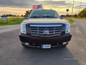 Sarkans Cadillac Escalade 2009 Tallina, ar dzinēja tilpumu 6.20 L un nobraukumu 277 tūkst. km par 10000 €, foto 4 vietnē AUTOMOTO.COM.LV