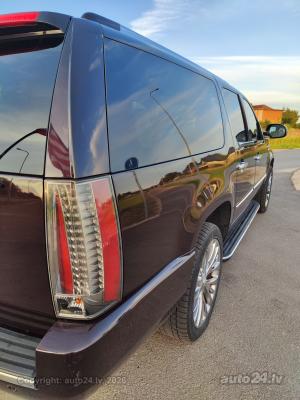 Sarkans Cadillac Escalade 2009 Tallina, ar dzinēja tilpumu 6.20 L un nobraukumu 277 tūkst. km par 10000 €, foto 9 vietnē AUTOMOTO.COM.LV