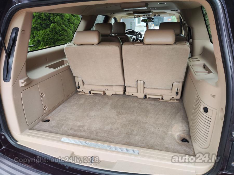 Sarkans Cadillac Escalade 2009 Tallina, ar dzinēja tilpumu 6.20 L un nobraukumu 277 tūkst. km par 10000 €, foto 14 vietnē AUTOMOTO.COM.LV