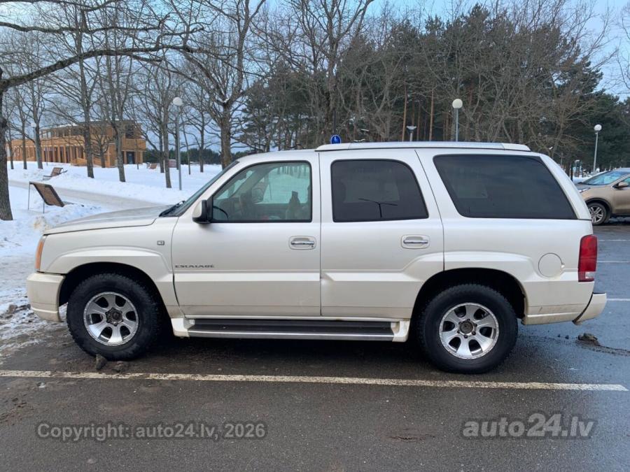 White Cadillac Escalade 2004 in Tallinn, with an engine capacity of 6.00 L and mileage of 388 thousand km for 6700 €, photo 2 on AUTOMOTO.COM.LV