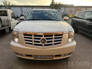 Balts Cadillac Escalade 2008 Rīga, ar dzinēja tilpumu 6.20 L un nobraukumu 225 tūkst. km par 6950 €, foto  vietnē AUTOMOTO.COM.LV