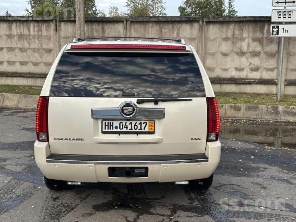 Balts Cadillac Escalade 2008 Rīga, ar dzinēja tilpumu 6.20 L un nobraukumu 225 tūkst. km par 6950 €, foto 8 vietnē AUTOMOTO.COM.LV