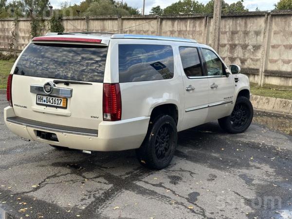 Balts Cadillac Escalade 2008 Rīga, ar dzinēja tilpumu 6.20 L un nobraukumu 225 tūkst. km par 6950 €, foto 9 vietnē AUTOMOTO.COM.LV