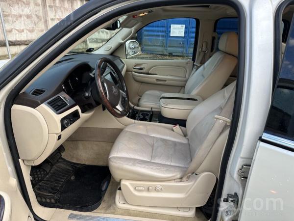 Balts Cadillac Escalade 2008 Rīga, ar dzinēja tilpumu 6.20 L un nobraukumu 225 tūkst. km par 6950 €, foto 10 vietnē AUTOMOTO.COM.LV