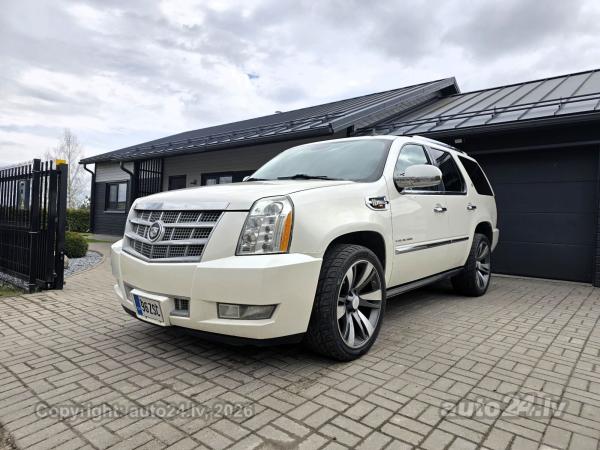 Balts Cadillac Escalade 2010 Tartu, ar dzinēja tilpumu 6.00 L un nobraukumu 316 tūkst. km par 12900 €, foto 2 vietnē AUTOMOTO.COM.LV