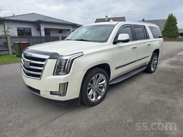 White Cadillac Escalade 2015 in Riga, with an engine capacity of 6.20 L and mileage of 128 thousand km for 23500 €, photo 2 on AUTOMOTO.COM.LV