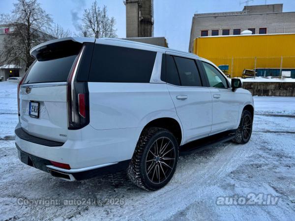 Balts Cadillac Escalade 2020 Tallina, ar dzinēja tilpumu 6.20 L un nobraukumu 145 tūkst. km par 70000 €, foto 4 vietnē AUTOMOTO.COM.LV