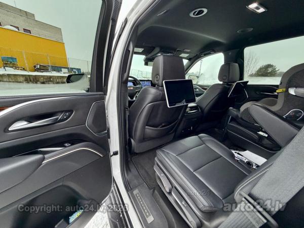 Balts Cadillac Escalade 2020 Tallina, ar dzinēja tilpumu 6.20 L un nobraukumu 145 tūkst. km par 70000 €, foto 8 vietnē AUTOMOTO.COM.LV