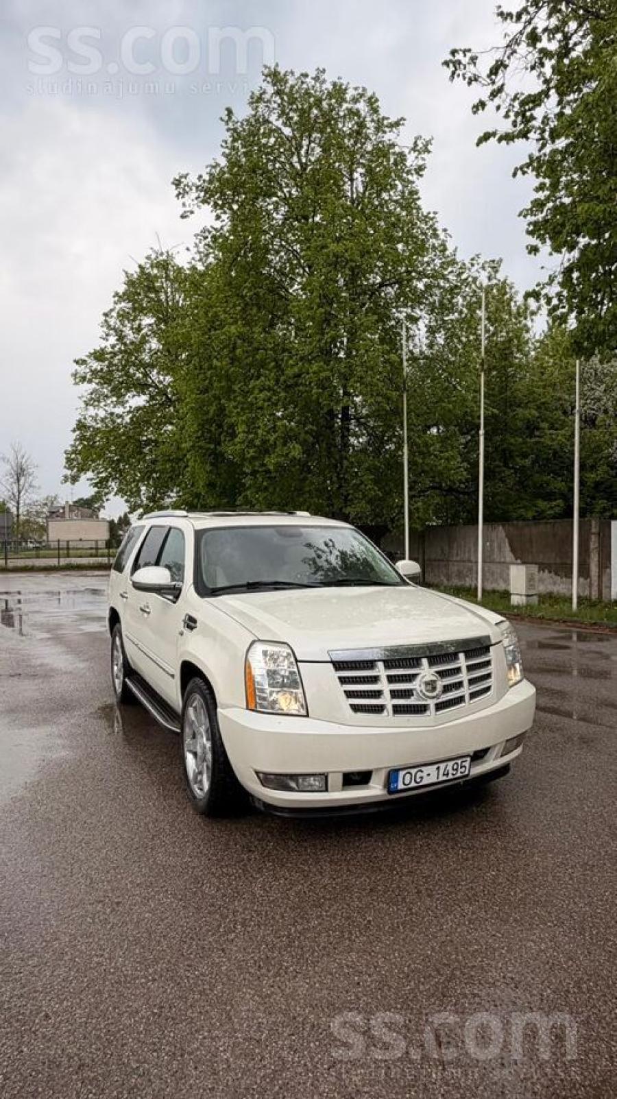 Белый Кадиллак Эскалейд 2007 в Елгава, объемом двигателя 6.20 л и пробегом 255 тыс. км за 9400 €, фото 1 на AUTOMOTO.COM.LV