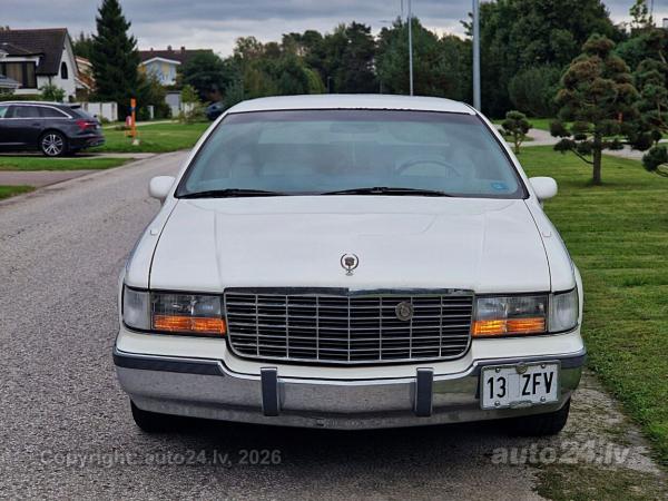 Balts Cadillac Fleetwood 1994 Tallina, ar dzinēja tilpumu 5.70 L un nobraukumu 263 tūkst. km par 6500 €, foto 8 vietnē AUTOMOTO.COM.LV
