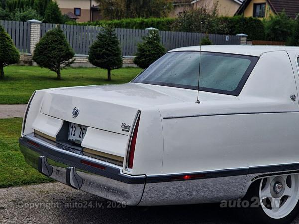 Balts Cadillac Fleetwood 1994 Tallina, ar dzinēja tilpumu 5.70 L un nobraukumu 263 tūkst. km par 6500 €, foto 9 vietnē AUTOMOTO.COM.LV