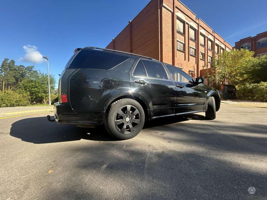 Melns Cadillac SRX 2007 Viļņa, ar dzinēja tilpumu 3.60 L un nobraukumu 182 tūkst. km par 4200 €, foto 4 vietnē AUTOMOTO.COM.LV