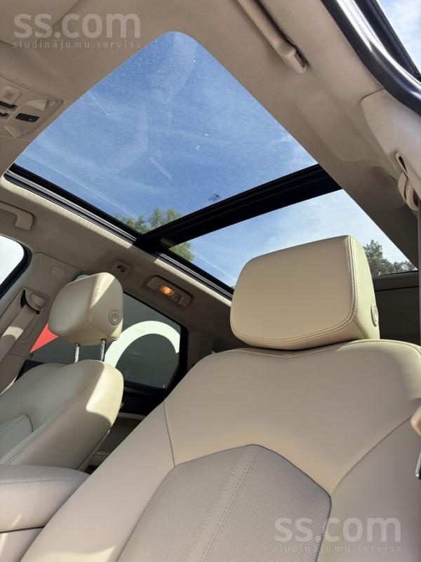 Black Cadillac SRX 2013 in Riga, with an engine capacity of 3.00 L and mileage of 137 thousand km for 9990 €, photo 9 on AUTOMOTO.COM.LV