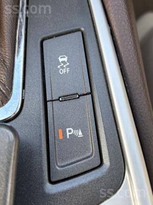 Black Cadillac SRX 2013 in Riga, with an engine capacity of 3.00 L and mileage of 137 thousand km for 9990 €, photo 18 on AUTOMOTO.COM.LV