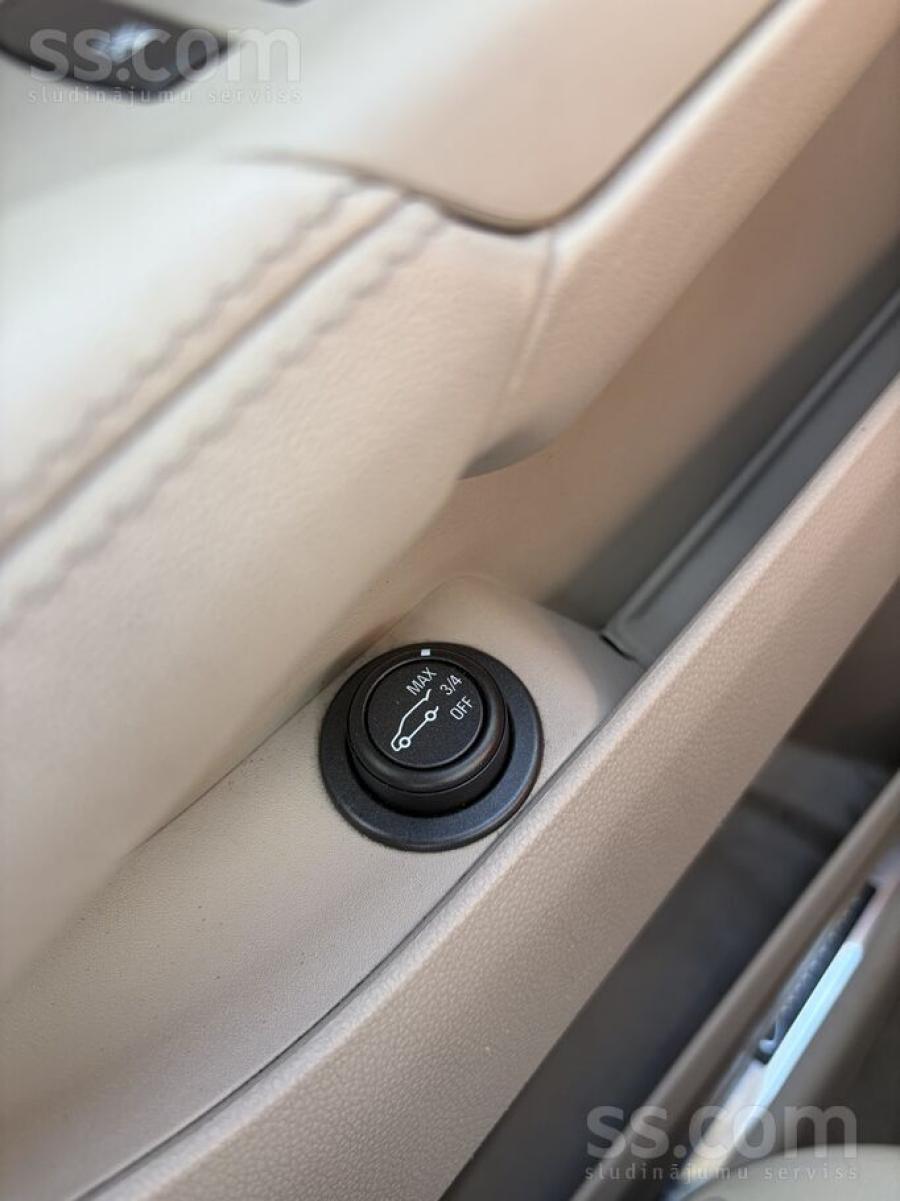 Black Cadillac SRX 2013 in Riga, with an engine capacity of 3.00 L and mileage of 137 thousand km for 9990 €, photo 20 on AUTOMOTO.COM.LV