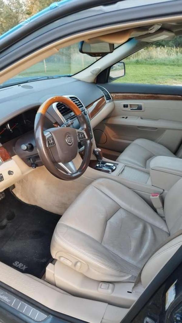 Zils Cadillac SRX 2008 Viļņa, ar dzinēja tilpumu 3.60 L un nobraukumu 264 tūkst. km par 5000 €, foto 7 vietnē AUTOMOTO.COM.LV