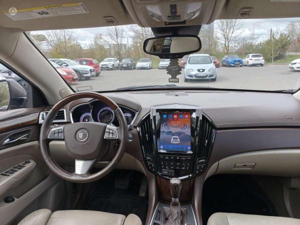 Brown Cadillac SRX 2011 in Vilnius, with an engine capacity of 2.99 L and mileage of 331 thousand km for 4000 €, photo 8 on AUTOMOTO.COM.LV