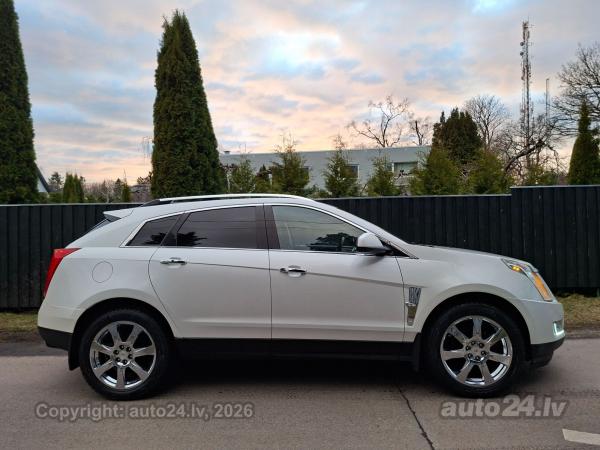 White Cadillac SRX 2011 in Tallinn, with an engine capacity of 3.00 L and mileage of 0 thousand km for 600 €, photo 4 on AUTOMOTO.COM.LV