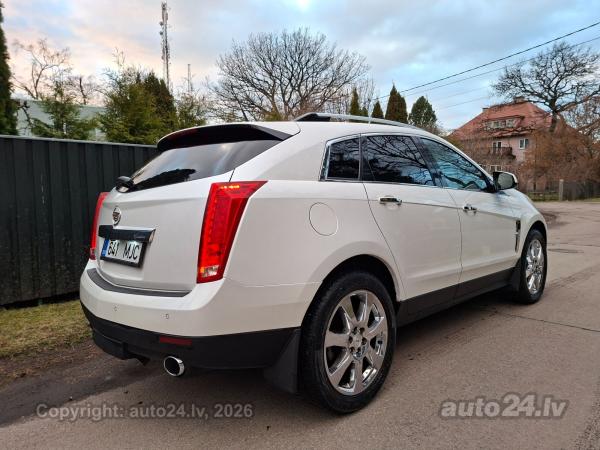 White Cadillac SRX 2011 in Tallinn, with an engine capacity of 3.00 L and mileage of 0 thousand km for 600 €, photo 5 on AUTOMOTO.COM.LV