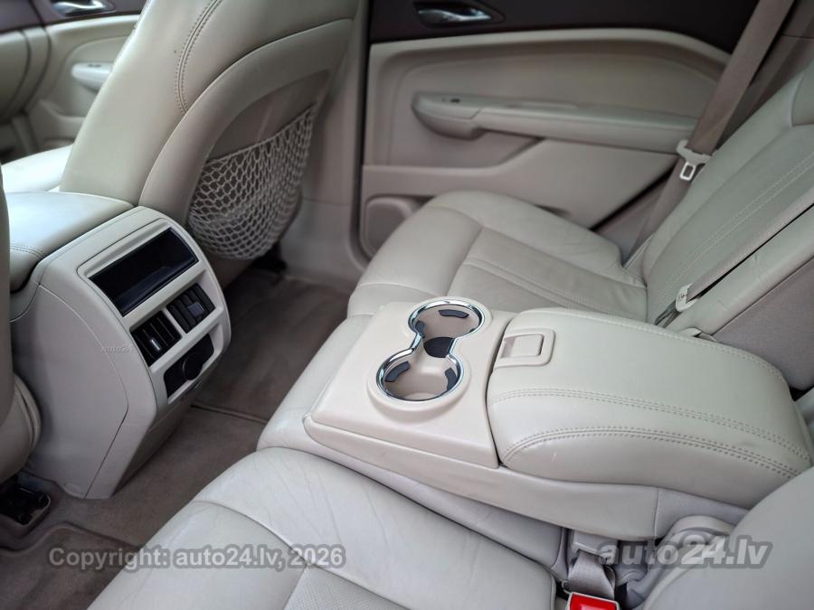 White Cadillac SRX 2011 in Tallinn, with an engine capacity of 3.00 L and mileage of 0 thousand km for 600 €, photo 21 on AUTOMOTO.COM.LV