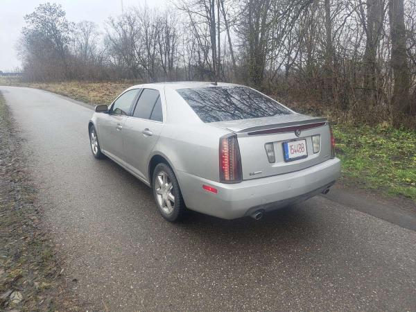 Grey Cadillac STS 2005 in Taurage, with an engine capacity of 4.57 L and mileage of 223 thousand km for 3800 €, photo 3 on AUTOMOTO.COM.LV