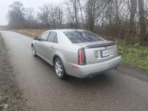 Grey Cadillac STS 2005 in Taurage, with an engine capacity of 4.57 L and mileage of 223 thousand km for 3800 €, photo 3 on AUTOMOTO.COM.LV